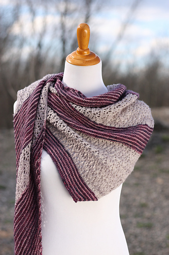 Ravelry: Simone's Wedding Shawl pattern by Simone Kereit