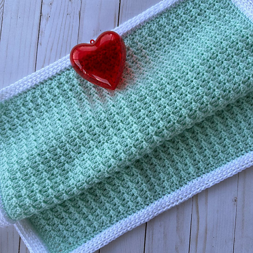 Ravelry: Amberly Preemie Blanket pattern by Melanie Jane