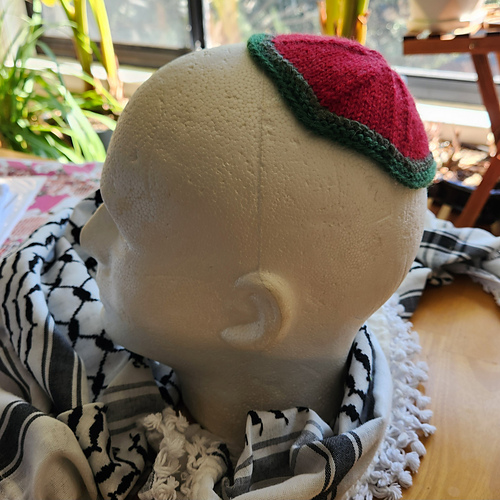 Ravelry: Watermelon Kippahs pattern by Sith Stitch