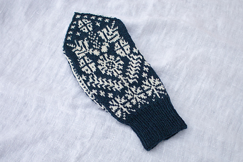 Ravelry: Vårbudvotten i alle størrelsar pattern by Ingvild Grane