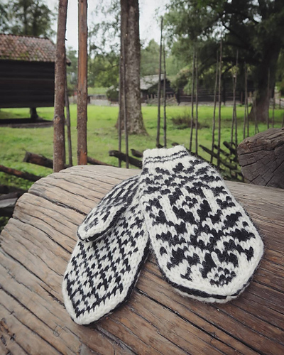 Some speedy selbu mittens popped the cherry on my first ever mitten ...