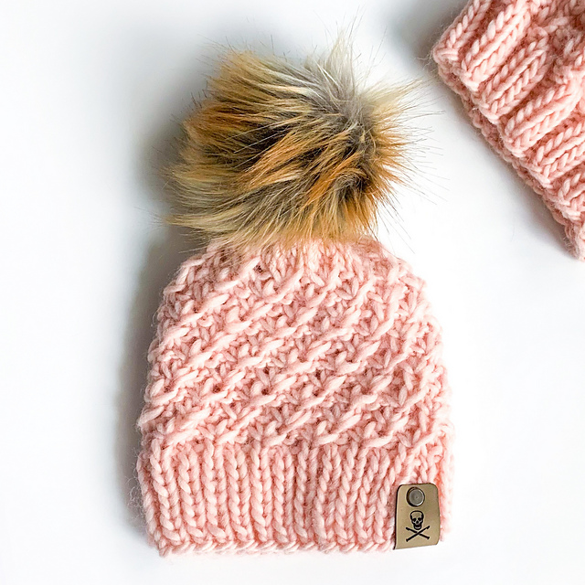 Ravelry: The Daisy Beanie pattern by Stephanie Machado Fernandes