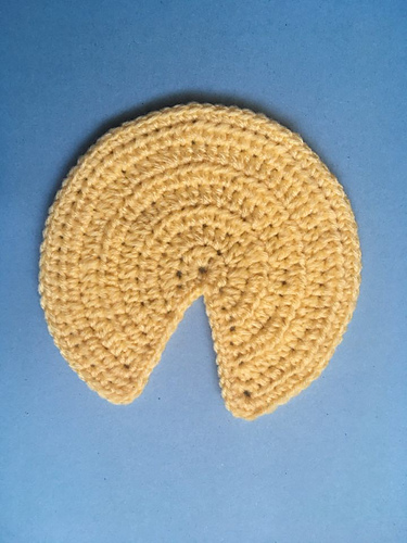 Ravelry: Pac-Man Applique pattern by Slipstitch Hollow