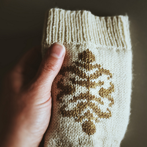 Ravelry: Contrast Socks pattern by Elina Maaria