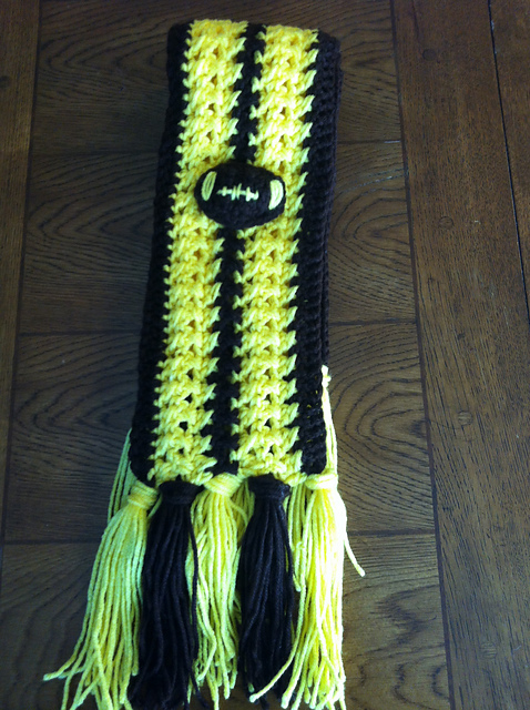 Ravelry: Crochet Football Scarf pattern by Smilegirl