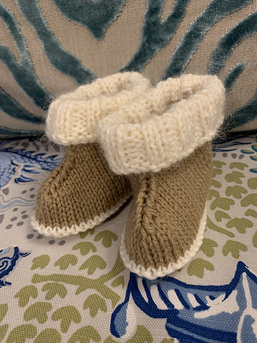 Ravelry: Baby Hug Boots pattern by marianna mel