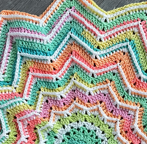 Ravelry: Ridged Round Ripple Blanket pattern by Hooked by Robin