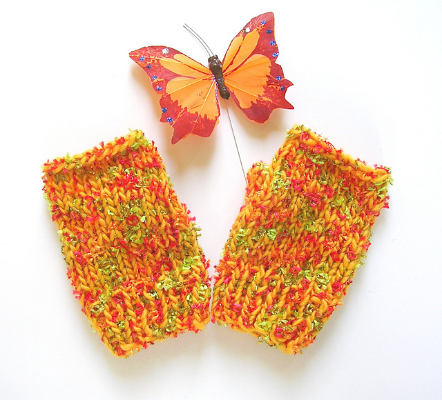Ravelry: SnowDayArtist's Fingerless Mittens - Plain or Fancy