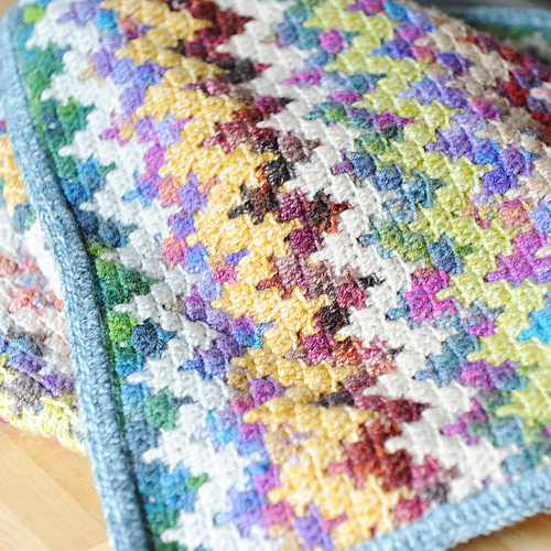 Ravelry: Crinkle Crankle blanket pattern by Sue Doran