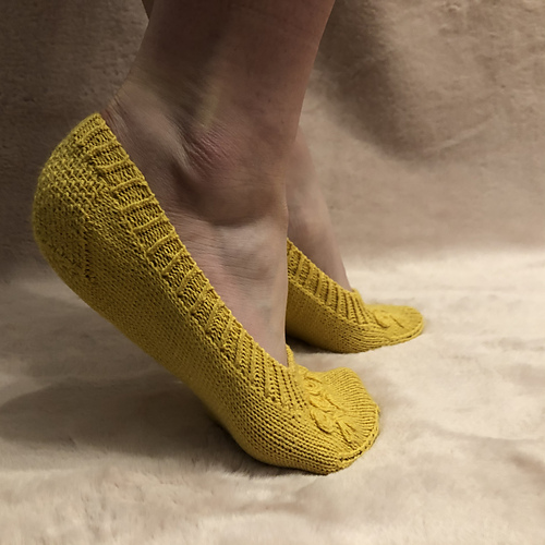 Ravelry: Rimo socks pattern by Monika Winiarska