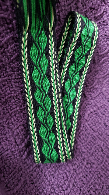 Ravelry: Spunknit's Leafy Tablet Weaving Band