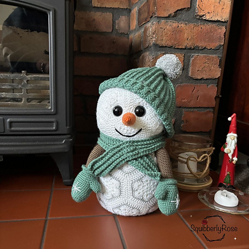 Ravelry: Meltin John African flower Snowman pattern by selina page