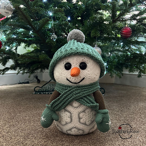 Ravelry: Meltin John African flower Snowman pattern by selina page
