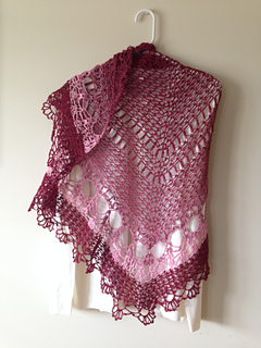 Ravelry: Sskcraftshop's Cherry Parfait shawl