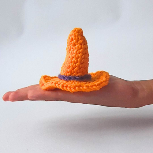 Ravelry: Fun Mini Witch Hat pattern by May Shehab