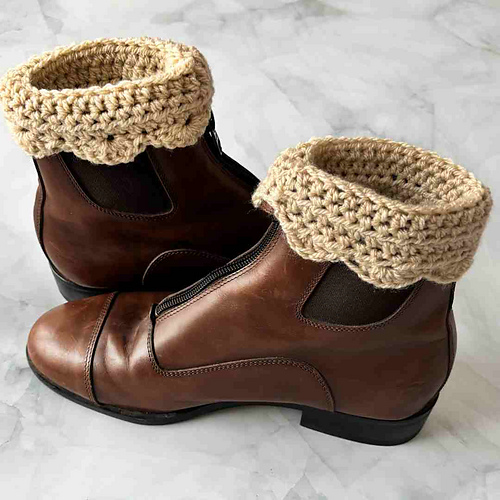 Ravelry: Easy Ankle Boot Cuffs pattern by May Shehab