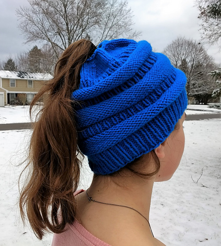 Ravelry: Ponytail-Poof Hat pattern by Startled Starfish