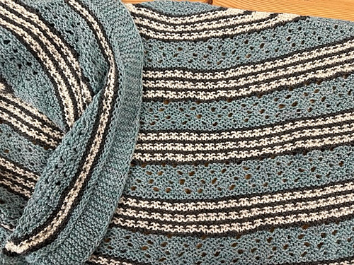 Ravelry: Wolf Shawl pattern by Tea Bercek