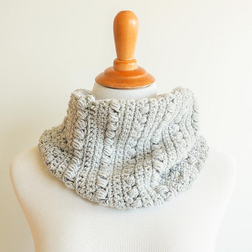 Ravelry: Warm Winter Cowl pattern by Stitch11