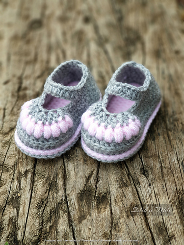 Ravelry: Puff stitch baby sandal pattern by Tanja Scott