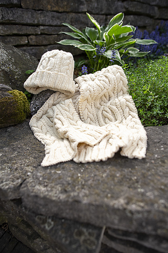 Ravelry: Inis Mor Scarf & Hat pattern by Laurie Alkire