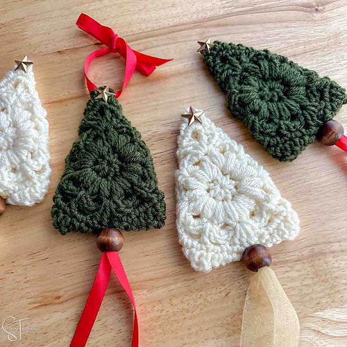 Ravelry: Fountain Granny Square Christmas Tree Ornament pattern by ...