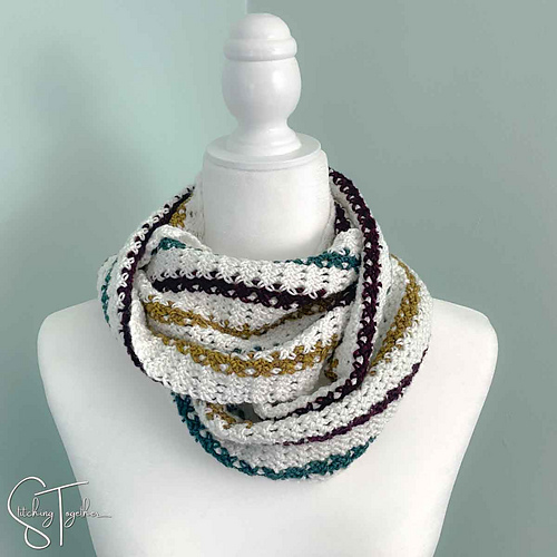 Ravelry: Lightweight Infinity Scarf pattern by Jessica Underwood