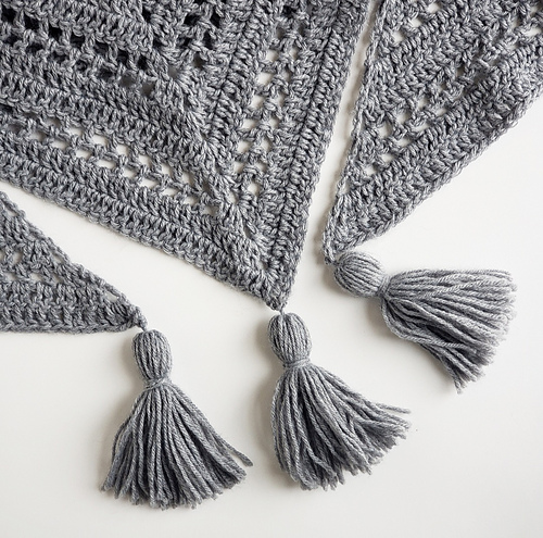 Ravelry: Hamburg shawl pattern by Azra Suho