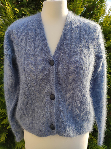 Ravelry: Monna Lisa Cardigan pattern by Knittles Creations