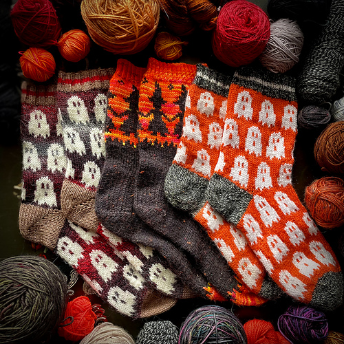 Ravelry: Spooky Sock set pattern by Stone Knits