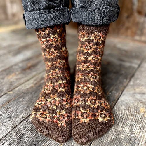 Ravelry: Under the Quilt socks pattern by Stone Knits