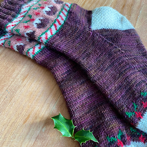 Ravelry: Christmas Pudding socks pattern by Stone Knits