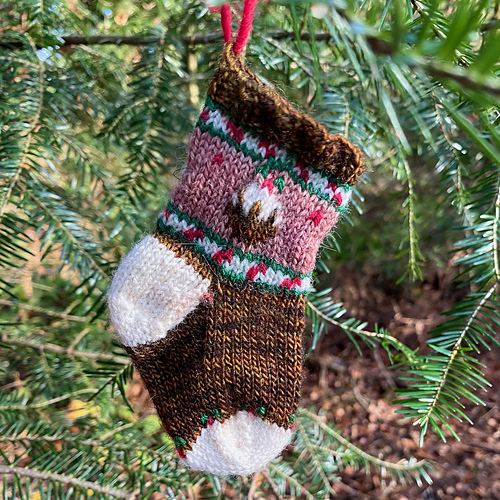 Ravelry: Christmas Pudding socks pattern by Stone Knits