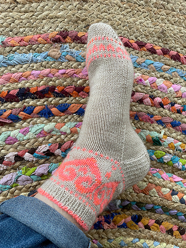 Ravelry: Heart shaped socks set pattern by Stone Knits