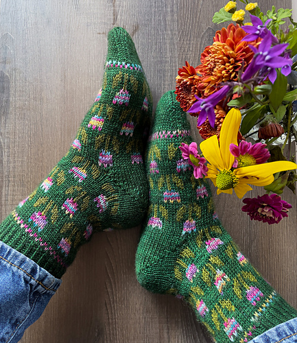 Ravelry: Tiptoe through the Tulips pattern by Stone Knits