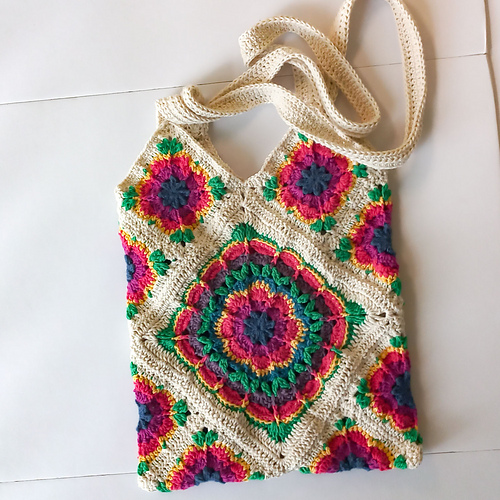 Ravelry: Crazy Daisy Squares Totebag pattern by Stouto Creative Crochet