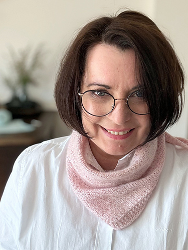 Ravelry: Lalea pattern by Sandra Fischer