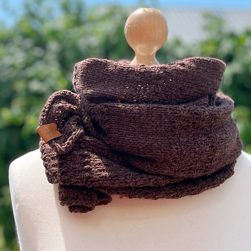 Ravelry: Refrain pattern by Sandra Fischer