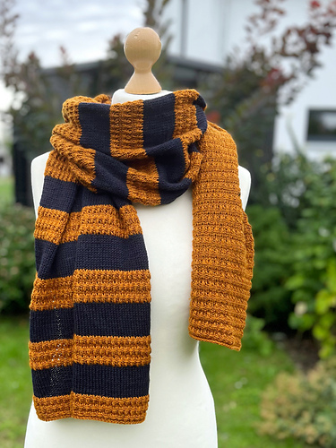 Ravelry: Refrain pattern by Sandra Fischer