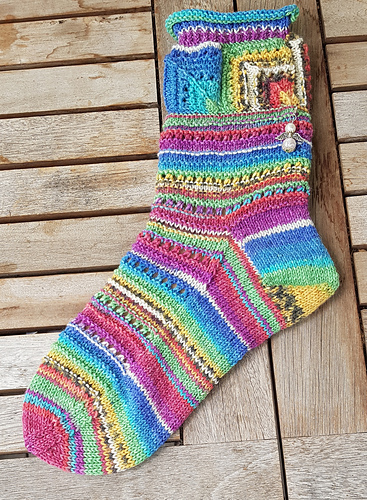 Ravelry: Patch Socks pattern by minja's
