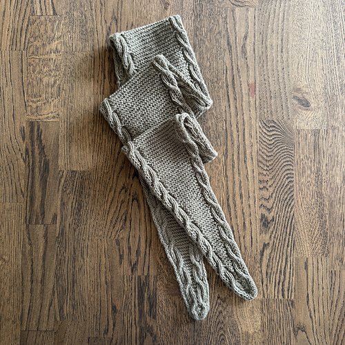 Ravelry: Bølgedans-skjerf med smal flette pattern by Hilde Sørum