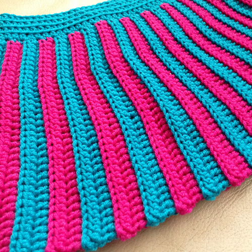 Ravelry: Girls pleated skirt pattern by Leonie Dapper