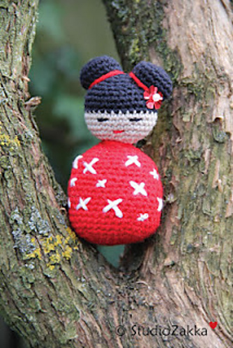 Ravelry: Little crocheted Sakuragirl pattern by Studio Zakka