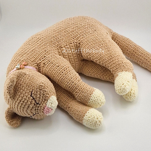 Ravelry: Sleeping and Dreaming Cat pattern by StuffTheBody