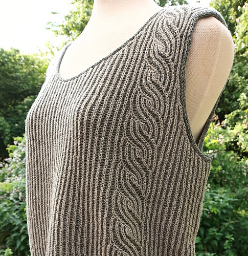Ravelry: Top #3 pattern by Susanne Poulsen