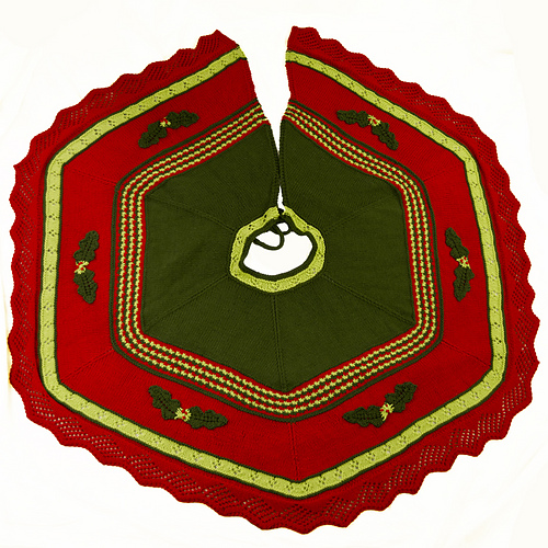 Ravelry: Christmas Tree Skirt pattern by Susie Bonell