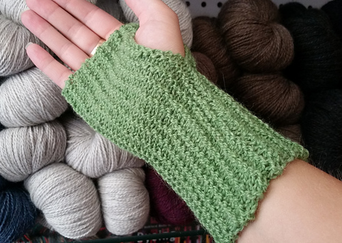 Ravelry: Workwoman's Guide Muffatees 1838 pattern by Kelsey Patton