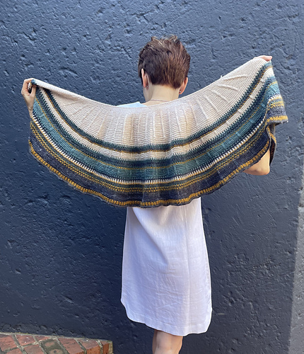 Ravelry: TWIST Shawl pattern by Beatrice Mase