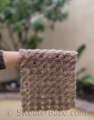 Ravelry: #326 Aria Cowl pattern by SweaterBabe