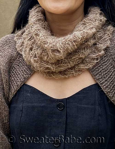 Ravelry: #326 Aria Cowl pattern by SweaterBabe